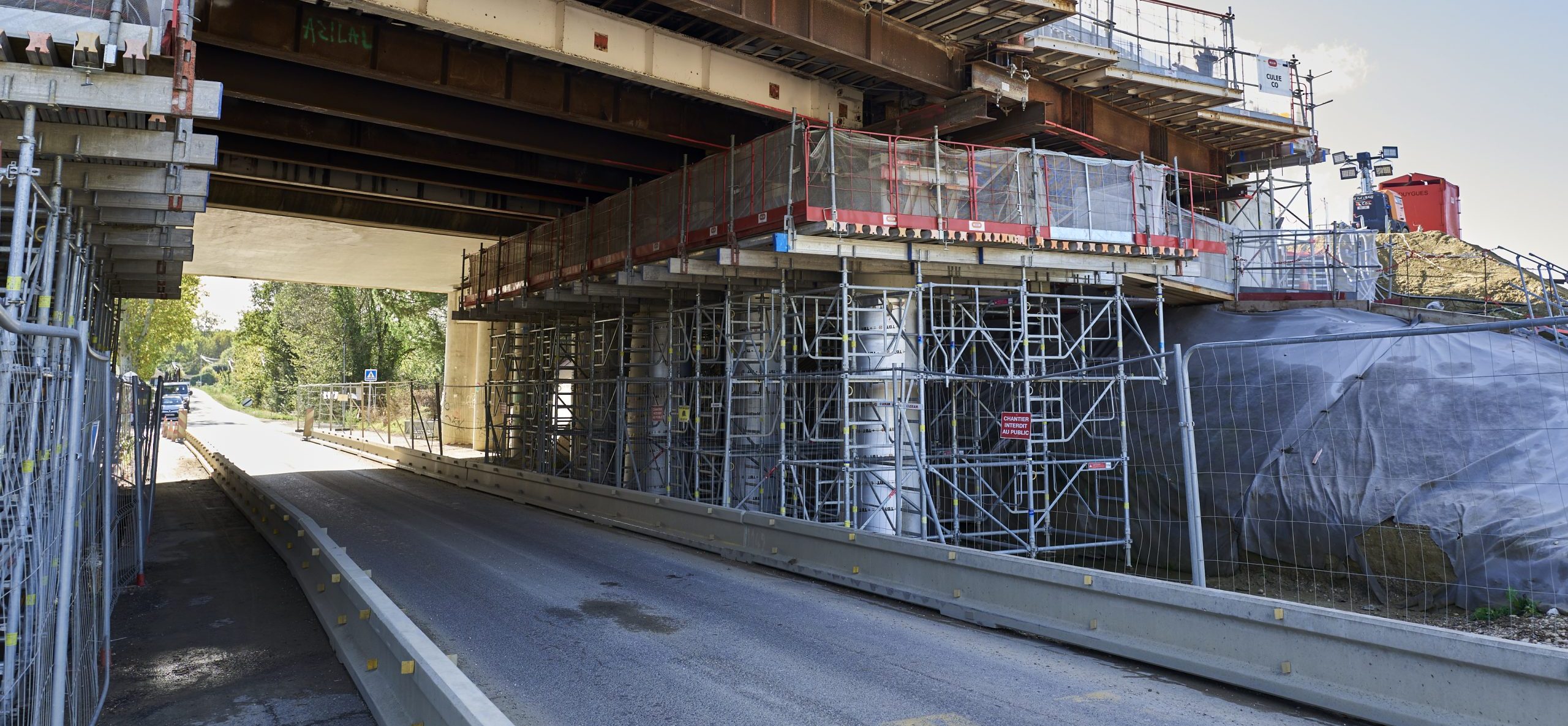 Zoom sur l'élargissement des passages inférieurs routiers de l'A680 ...